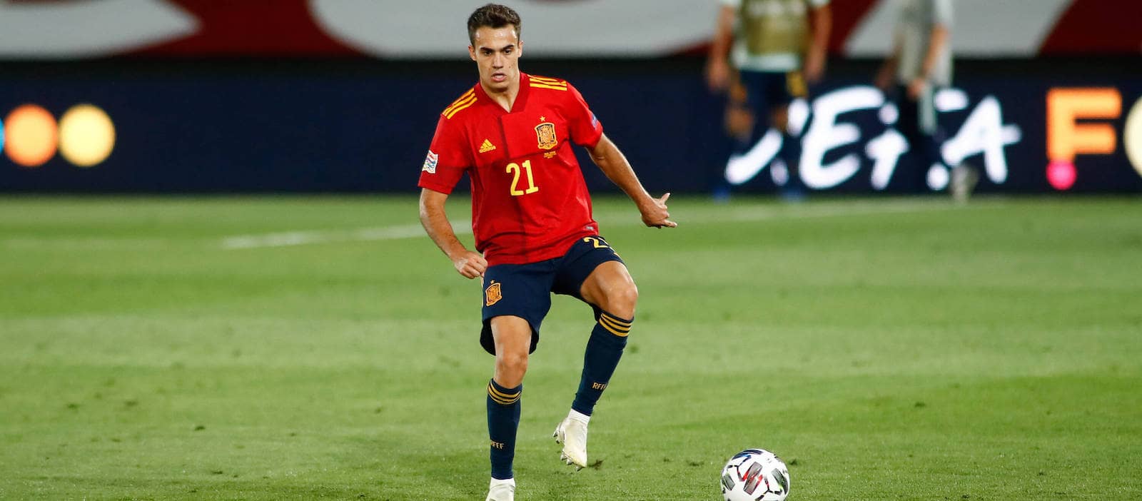 Why Manchester United chose Sergio Reguilon as their left back - Man ...