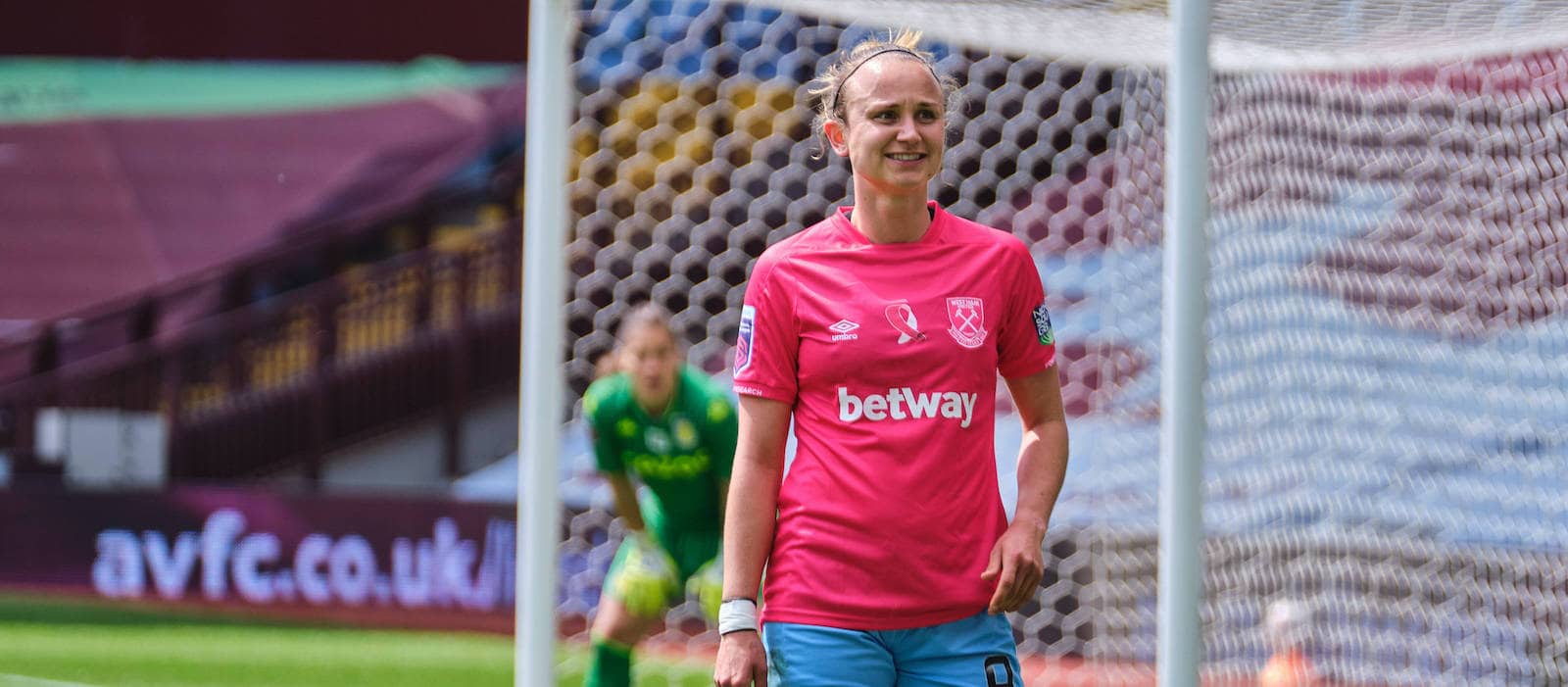 Martha Thomas opens scoring account in her first start for Manchester ...