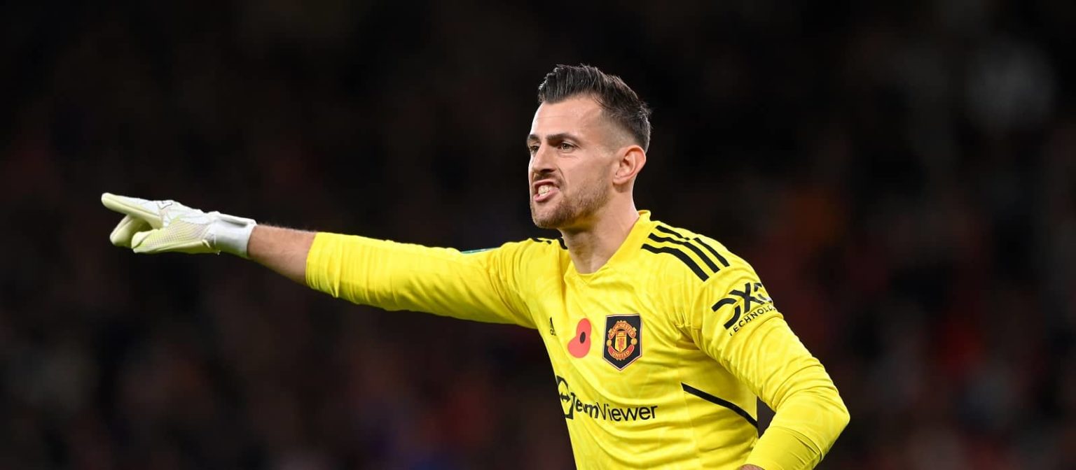 Ex-Man United goalkeeper Martin Dubravka joins rival Premier League ...
