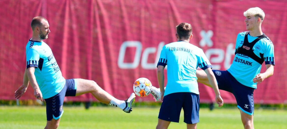 Rasmus Hojlund: Atalanta reject €35 million bid from Man United - Man ...