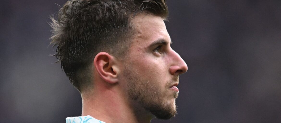 Video: Mason Mount and his father share emotional behind-the-scenes ...