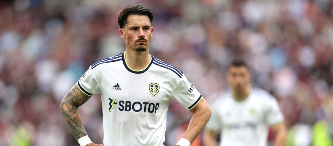 Manchester United have held "loose talks" about signing Leeds United ...