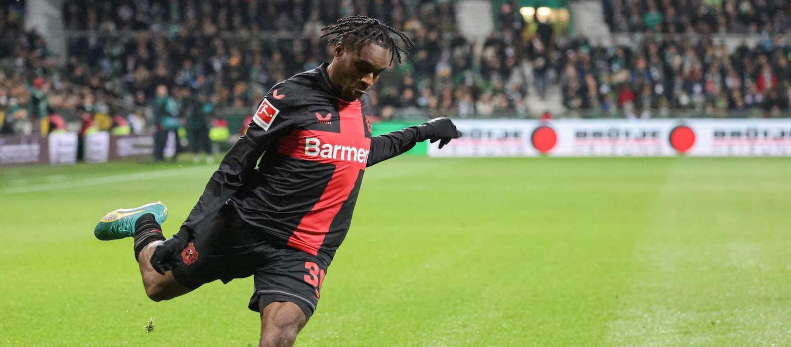 Manchester United face Manchester City in race to sign Jeremie Frimpong ...