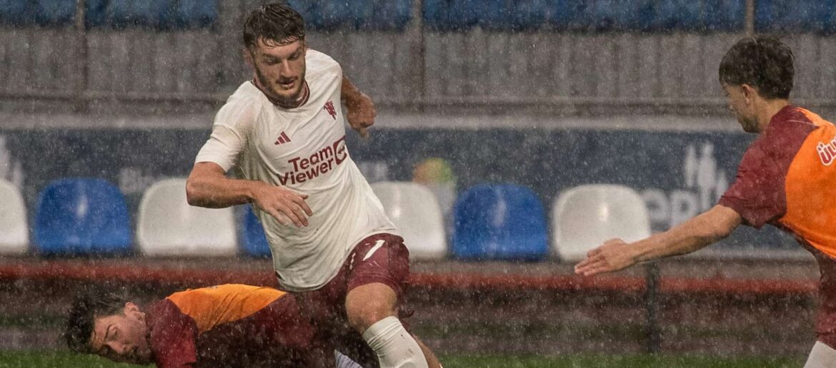 "Time for the next chapter": Man United youngster Jack Kingdon sends ...