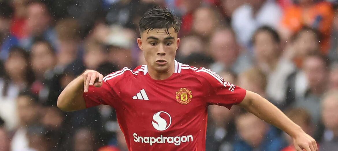 Harry Amass has become "part of the furniture" of Man United first-team - Man United News And ...