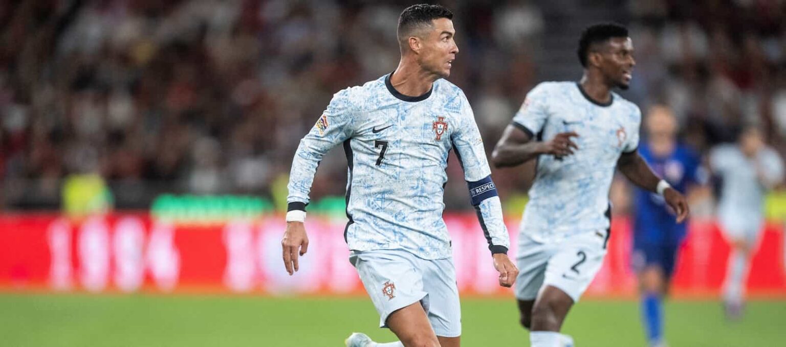 Cristiano Ronaldo: Man United legend suffers embarrassing night in ...