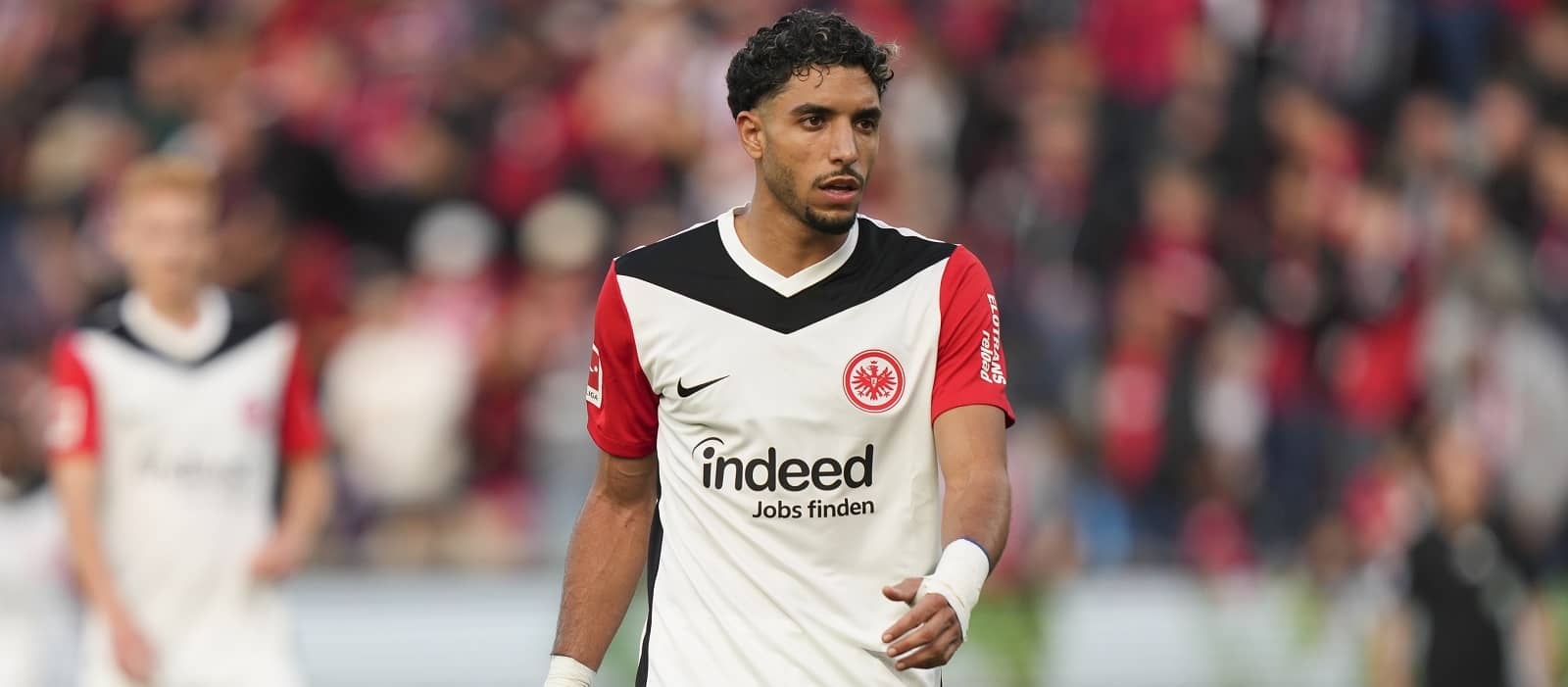 Manchester United open talks for 17-goal Eintracht Frankfurt striker ...