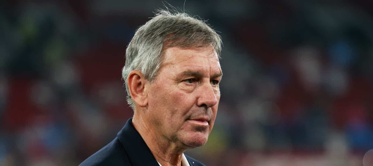 Bryan Robson: Man United legend honoured in special night - Man United ...