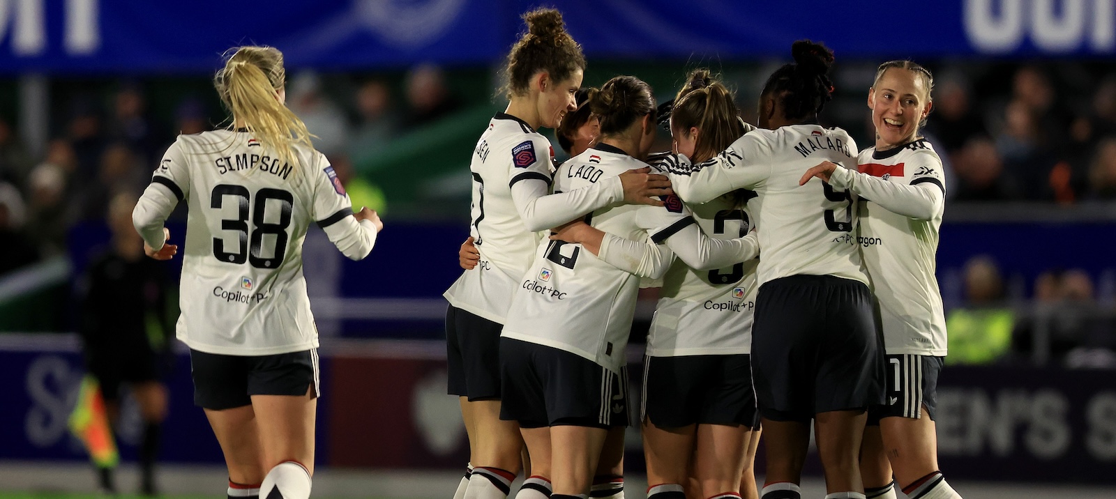 Official: Manchester United confirm signing of Jess Park from Man City ...