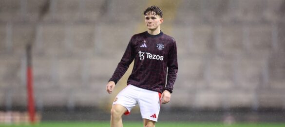 Jacob Devaney: Man United loanee helps St Mirren to priceless victory ...