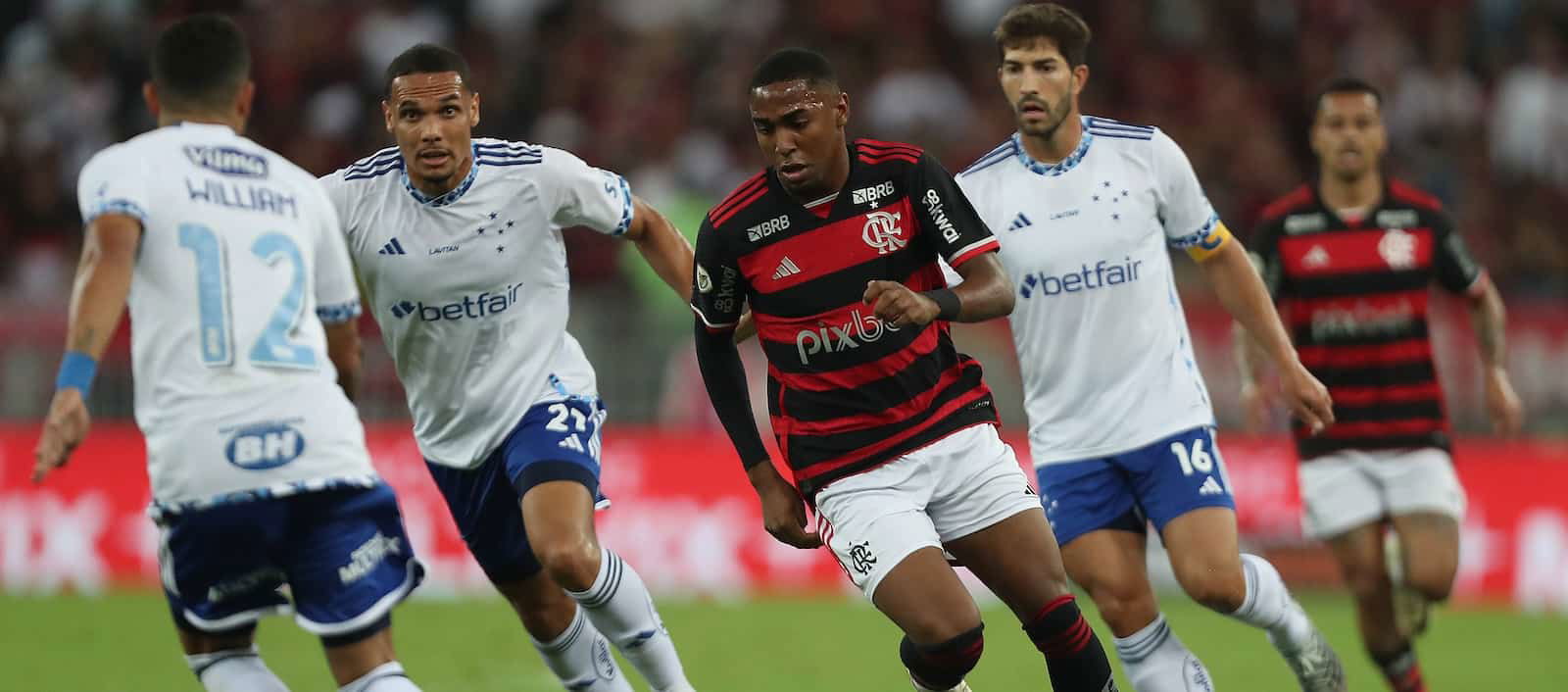 Manchester United set their sights on Flamengo sensation Lorran - Man ...