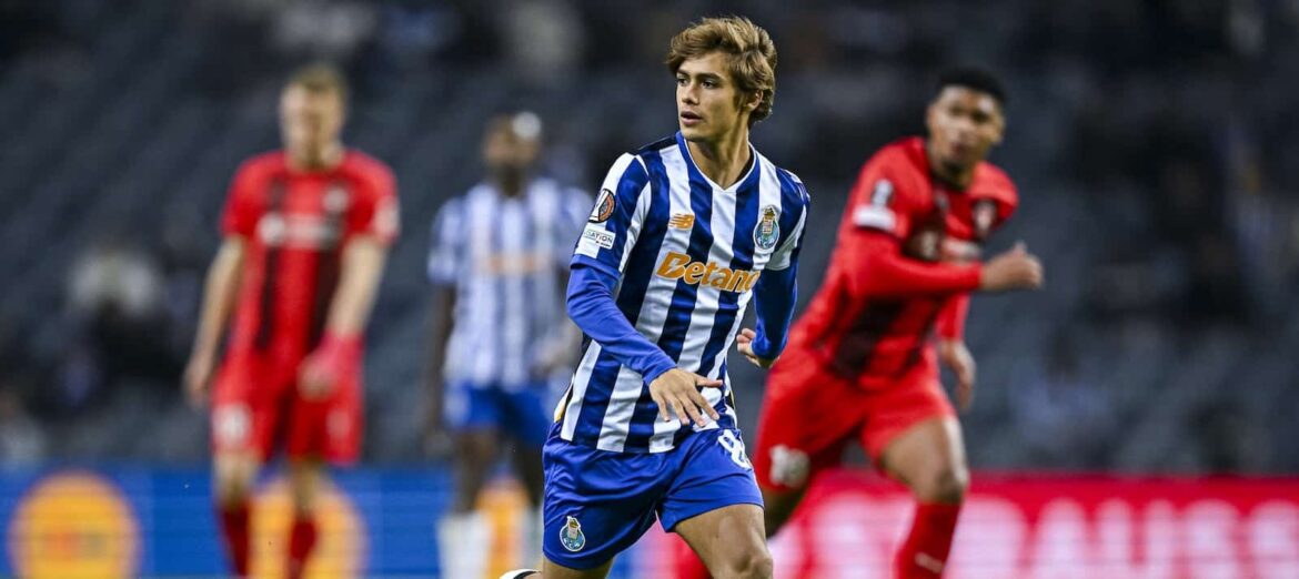 FC Porto aim to scare off Man United by substantially increasing Rodrigo Mora's release clause ...