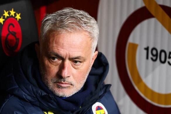 "The Codebreaker": The incredible story of Manchester United legend ...