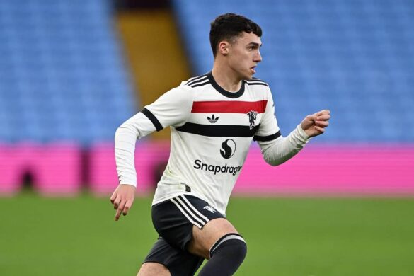 Manchester United defender Sam Murray pens emotional farewell message ...