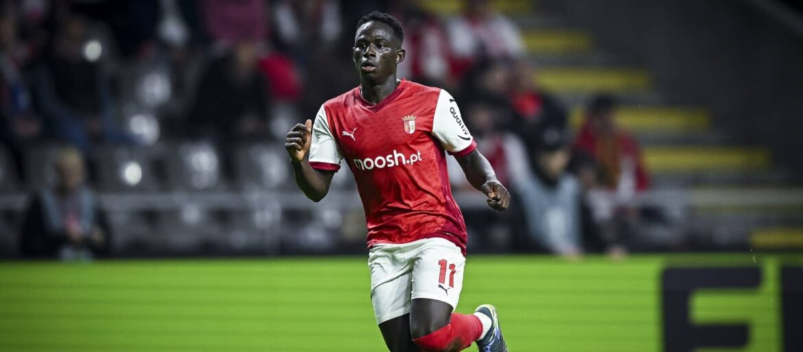Roger Fernandes: Man United target signs for Al-Ittihad - Fabrizio ...