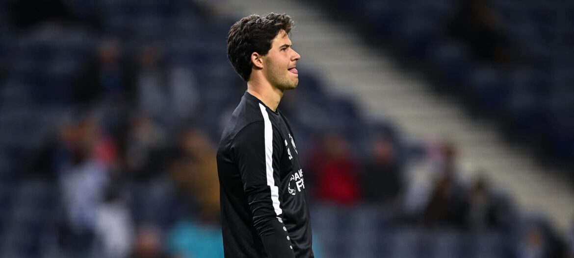 Senne Lammens: transfer rivals feel United keeper unsuitable for ...