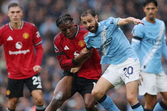 Denmark boss fires subtle shot at Man United as he hails Rasmus Hojlud ...