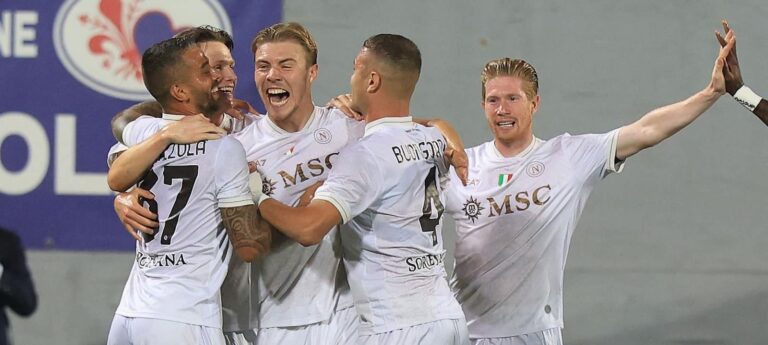 Rasmus Hojlund bags a brace on glorious Champions League display - Man ...