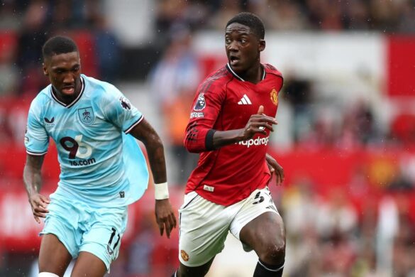 Denmark boss fires subtle shot at Man United as he hails Rasmus Hojlud ...