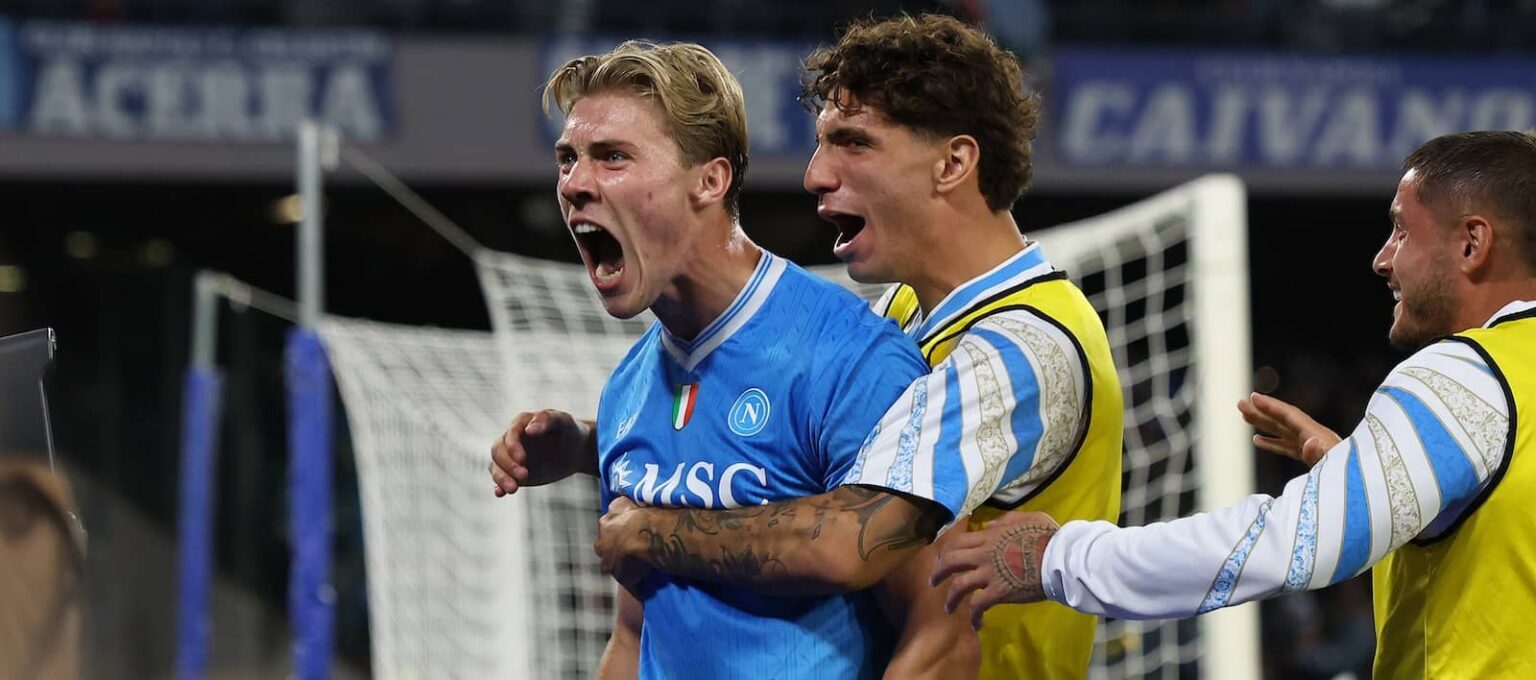 Rasmus Hojlund: Manchester United deal sealed after Napoli win - Man ...