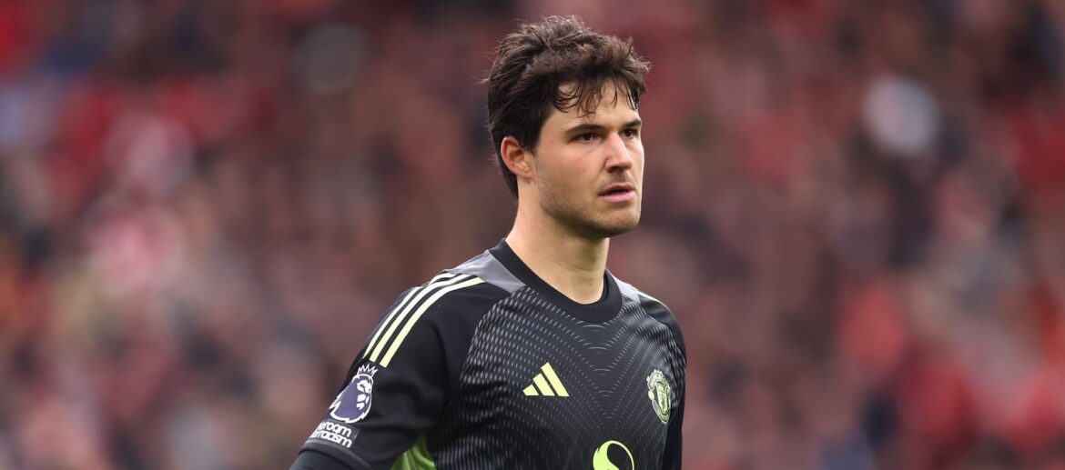 Senne Lammens: Man United new boy gets vote of confidence from fans - Man United News And ...